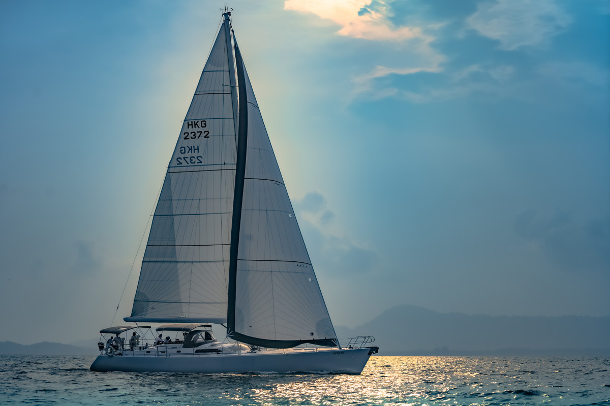 Contender Fibercon - The Ultimate Top-End Sailcloth for Bluewater ...