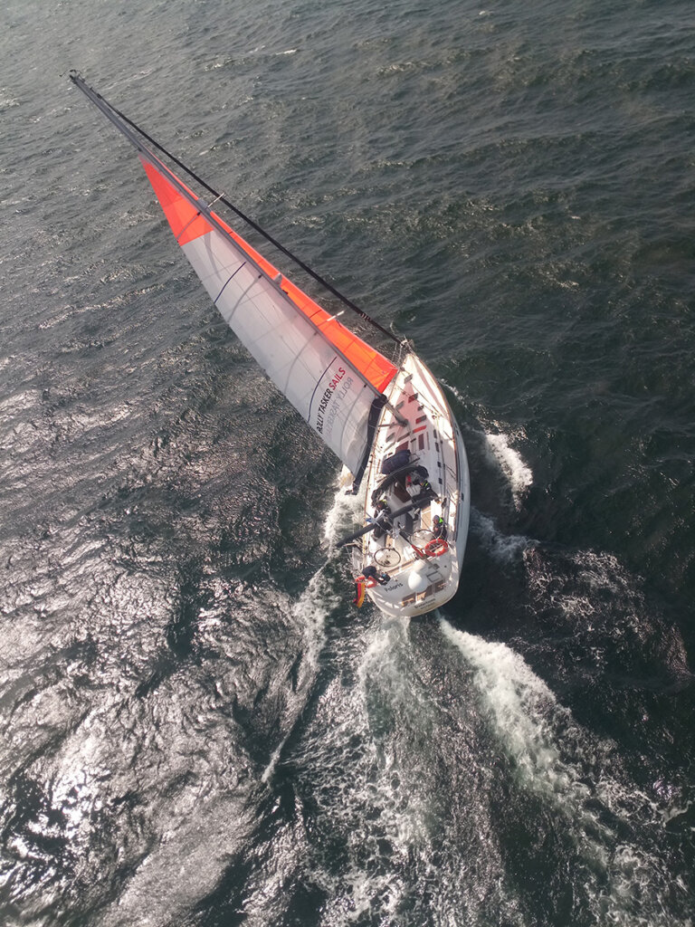 Heavy Weather Sailing with a Beneteau Oceanis 473 - Rolly Tasker Sails